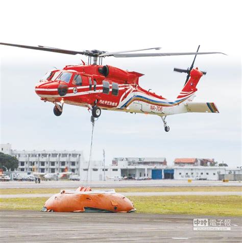 空勤總隊8架黑鷹 檢修無異狀復飛 新聞 中時新聞網