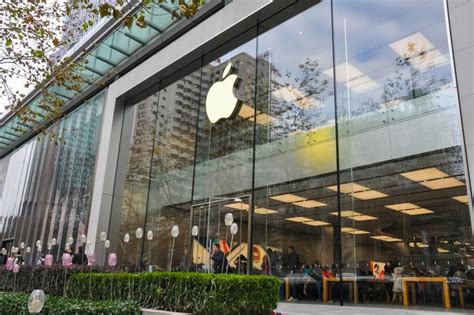 苹果年薪百万开招aigc人才，目标：让iphone本地跑上大模型 知乎