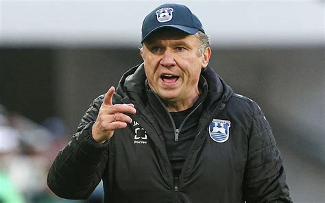 «Такое больше свойственно женщинам Талалаев раскритиковал Слуцкого