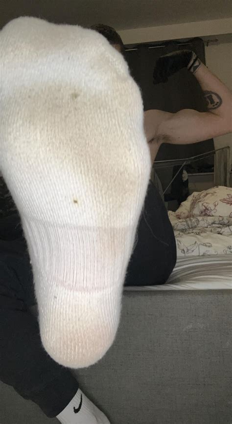 Sniff And Send Rmalefeet