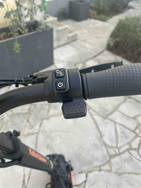 Test et avis sur la trottinette électrique KuKirin G Master Puissance W vitesse et