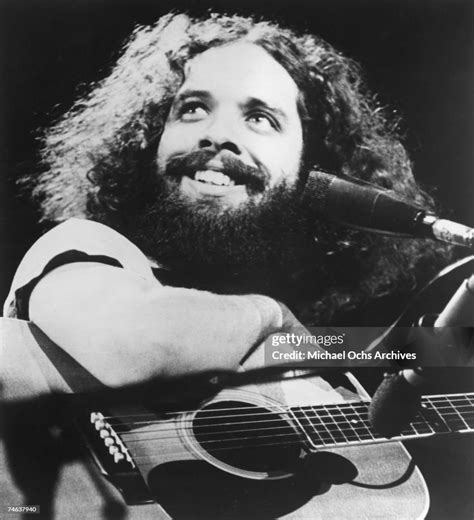 Canadian Singer And Songwriter Dan Hill Performs In 1977 News Photo
