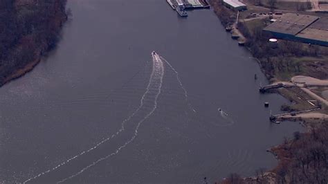 Body Found In Des Plaines River Abc7 Chicago