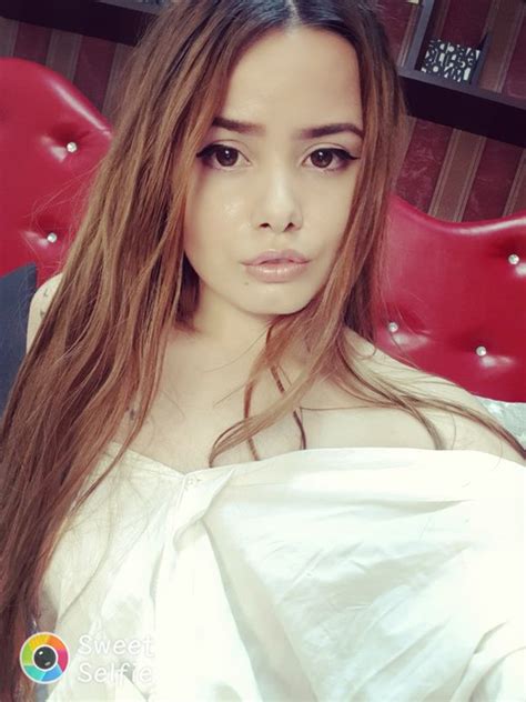 Tw Pornstars Livechat Girl The Most Retweeted Pictures And Videos