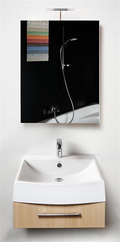 Pesuallas Paa Step Kiiltävä Kivi