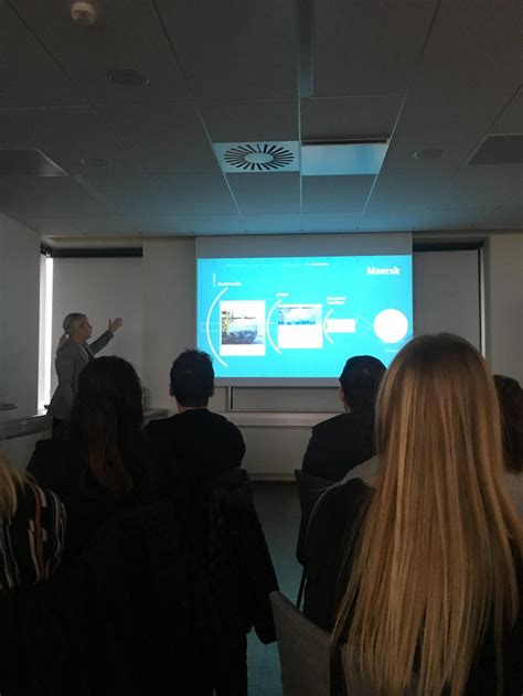 Spændende Oplæg I Dag På Aarhus Havn Med Mia Amalie Mai Nielsen Der Fortalte Om Det Enorme