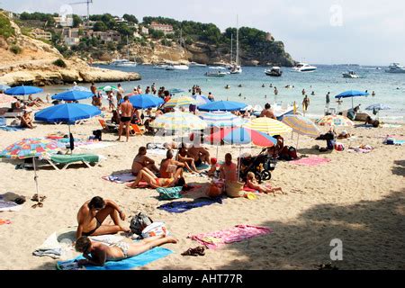 Cala Llombarts plage de Majorque en été avec des gens Majorque Iles