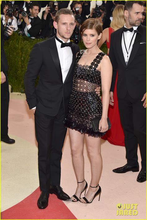 Kate Mara And Jamie Bell Are A Hot Couple At Met Gala 2016 Photo