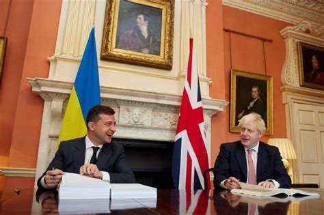 Україна і Brexit Зеленський підписав із Джонсоном угоду про зону вільної торгівлі Збруч