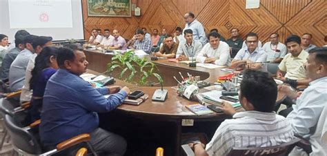 जिलाधिकारी की अध्यक्षता में हुई स्वास्थ्य समिति की बैठक