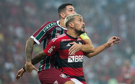 Arrascaeta fala sobre período de instabilidade do Flamengo e exalta apoio da torcida A gente