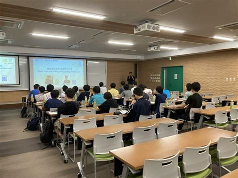 灘高等学校・中学校 生物部の皆さんがグリーン研を訪問されました。 植物化学研究室 静岡大学農学部応用生命科学科