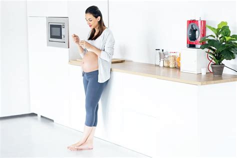12 Best Ways To Reduce Swollen Feet During Pregnancy