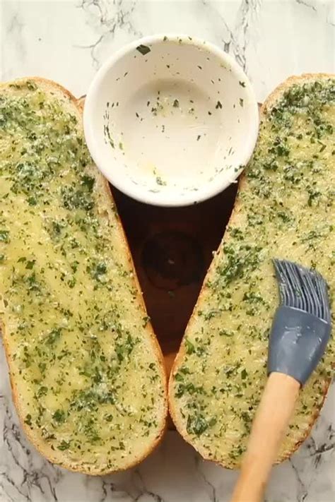 World S Best Cheesy Garlic Bread Artofit