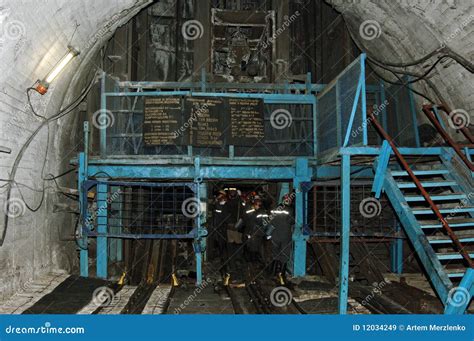 Mine Shaft Elevator
