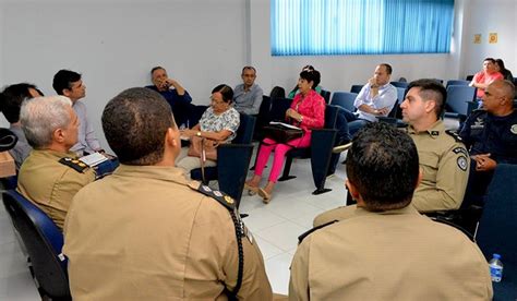 Barreiras Educação e Forças de Segurança discutem estratégias para