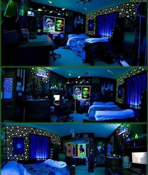 This Would Be A Cool Stoner Party Room It Needs A Disco Light Though