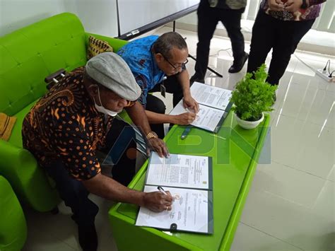 Bpjs Tk Teken Kerjasama Dengan Dinas Koperasi Mimika Antar Papua