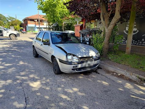 Chocaron Un Taxi Y Un Auto Uno De Los Conductores Resultó Herido Mi