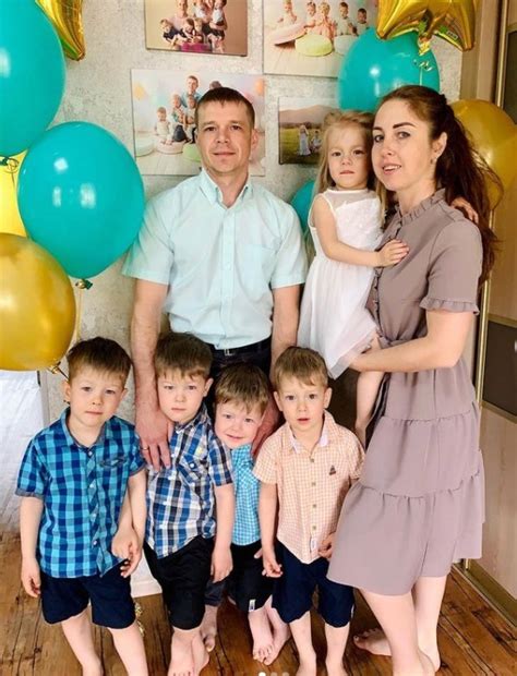 Parents de cinq enfants Le couple est sur un petit nuage que leur rêve