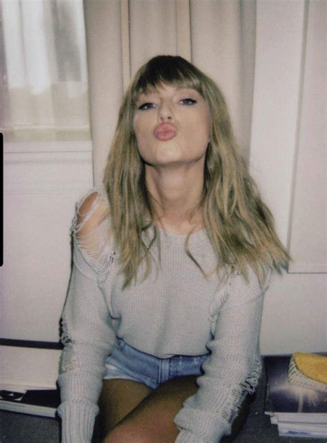 Taylor Swift Appreciation Post Scrolller