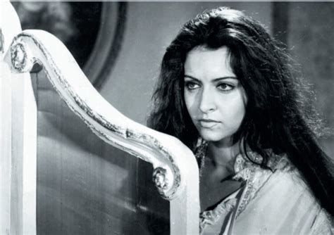 9 Hot Sexy Hamida Omarova Bikini Pics