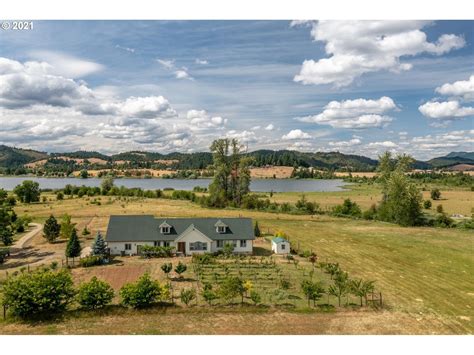 1750 Plat I Rd Sutherlin Or 97479 Mls 21411515 Redfin