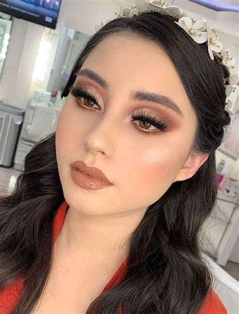 Pin En Maquillaje Maquillaje De Ojos Graduación Maquillaje Elegante De Dia Maquillaje De
