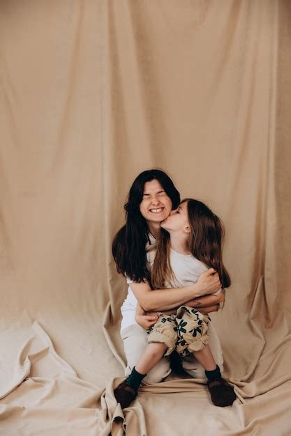 Page 26 Mother Daughter Poses Images Free Download On Freepik