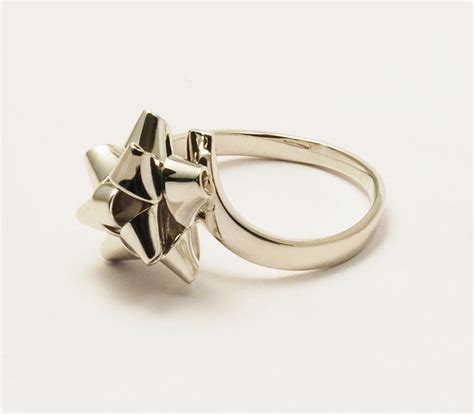 18 K Starred Node Necklace Etsy