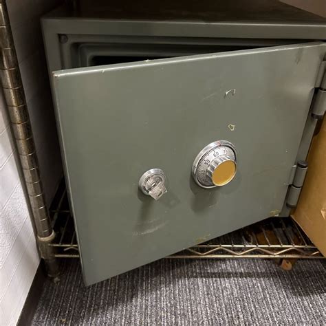 【金庫】中身を取り出そうとしたら鍵が開けられない！今すぐ鍵解錠・鍵作製できる広島の鍵屋はココ！ ｜ 鍵交換や合鍵、鍵修理は広島鍵屋【ロック