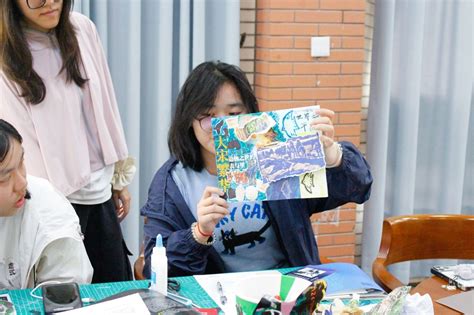 活动回顾： 寻找另一个新的地球”书封拼贴工作坊 厦门大学知识资源港