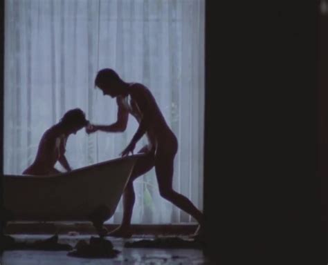 NAKED GUY BATHING WOMAN ThisVid