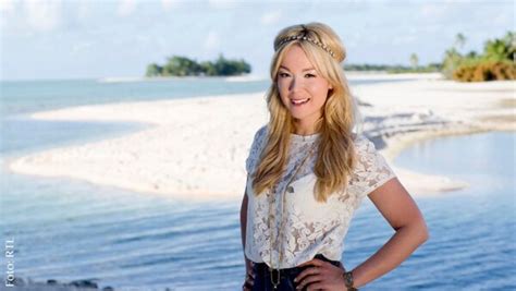 Adam Sucht Eva Gestrandet Im Paradies Season 2 Episode 1