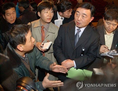 국과수 실종자 가족 상대 설명 연합뉴스