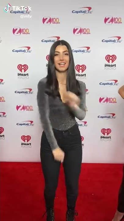 Charli Damelio Doing The Renegade Dance Youtube