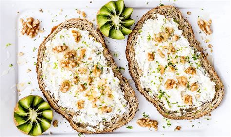 Рецепт Намаз од крем сирење со ореви Eat Well Рецепти