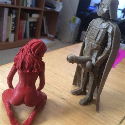 STL Datei Darth Vader mit Ständer3D druckbare Vorlage zum herunterladenCults