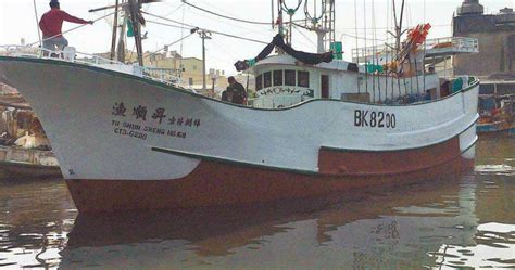 琉球籍漁船觸礁 2名船員獲救、1人身亡 社會 Ctwant