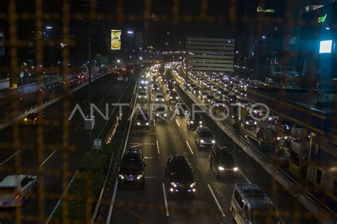 ARUS LALU LINTAS TOL DALAM KOTA ANTARA Foto