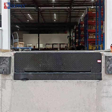 Hydraulic Dock Leveler 6t 8t 10t Load Capacity 14mm Lip Plate For Truck