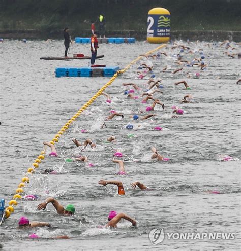 2023 롯데아쿠아슬론 자신의 한계에 도전하는 참가자들 연합뉴스