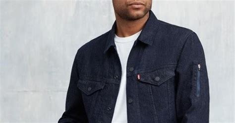 옷 소매 터치로 스마트폰 조작하는 재킷