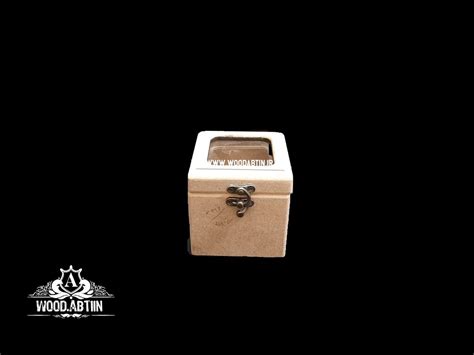 جعبه چوبي خام 10در10در10درب شيشه اي فروشگاه آبتین