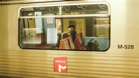 Linha verde do Metro de Lisboa retoma a circulação depois de ter estado