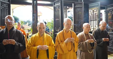Trưởng lão Hòa thượng Thích Trí Quảng lễ Tổ Tuệ Tạng Đại lão Hòa