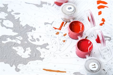 번호가 매겨진 캔버스에 아크릴 페인트 숫자로 그림 창조적 인 취미 초보자를위한 그림 홈 고립 안티 스트레스 아이디어를 유지하기위한 취미 명상 휴식 개념 0명에 대한 스톡