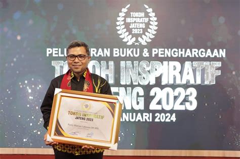 Ferry Terima Penghargaan Tokoh Inspiratif Jateng 2023 Dprd Jateng
