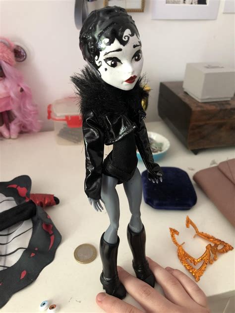 Custom R Customdolls