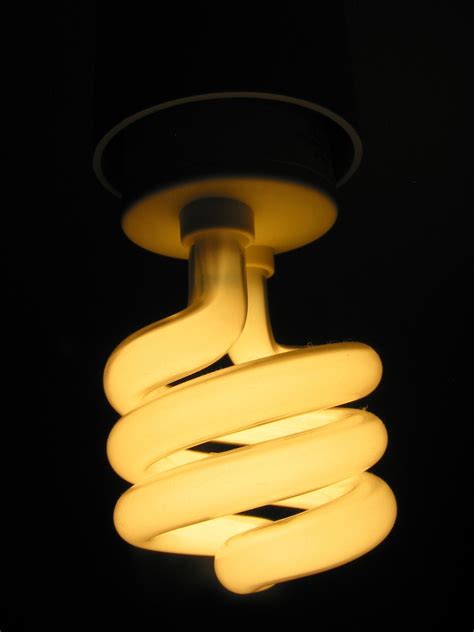 Compact Flourescent Bulb 1196194 639x852 Sdr Uk